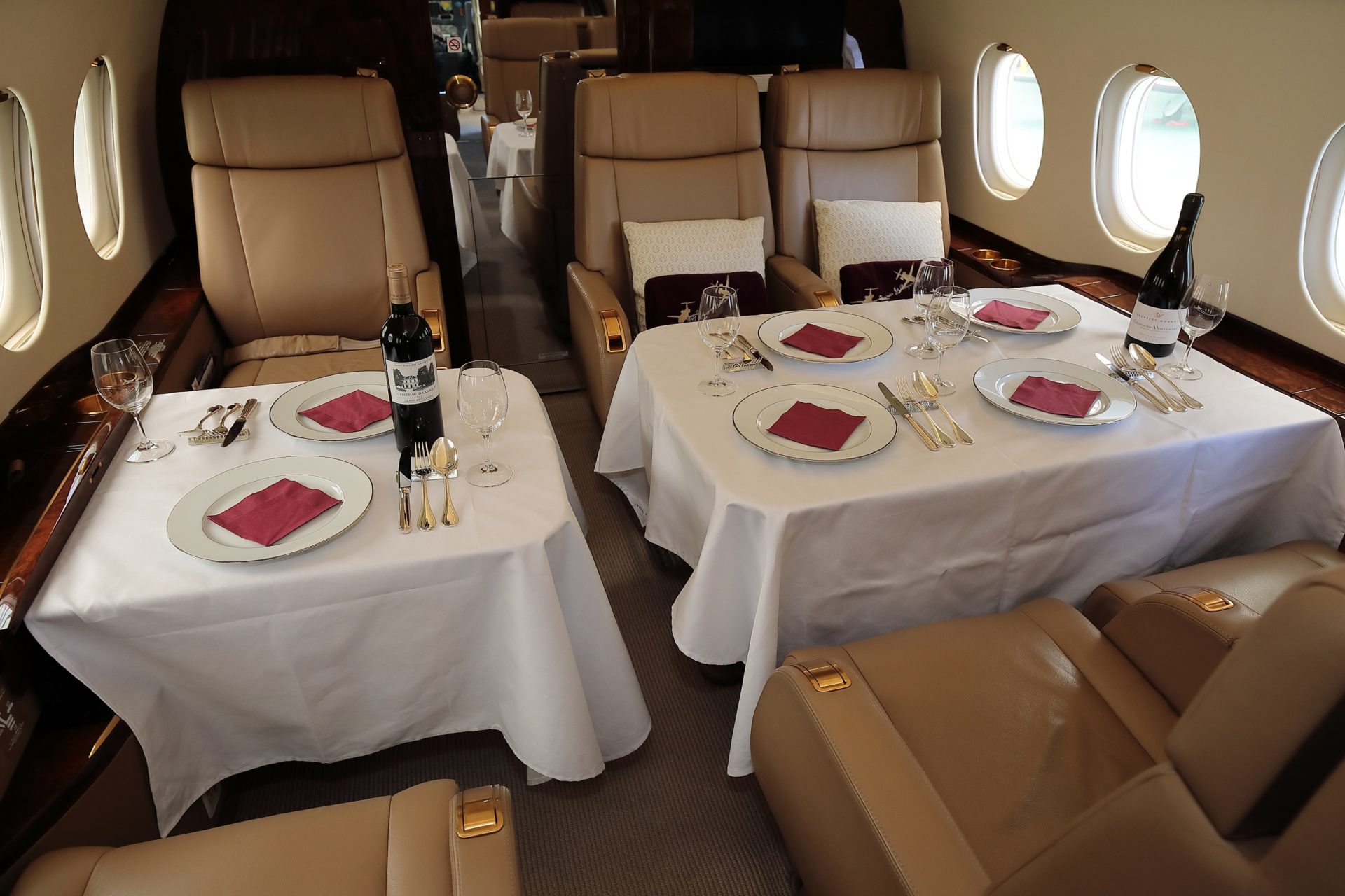 FBJ｜フジビジネスジェット株式会社｜プライベートジェット機のチャーターならFBJ